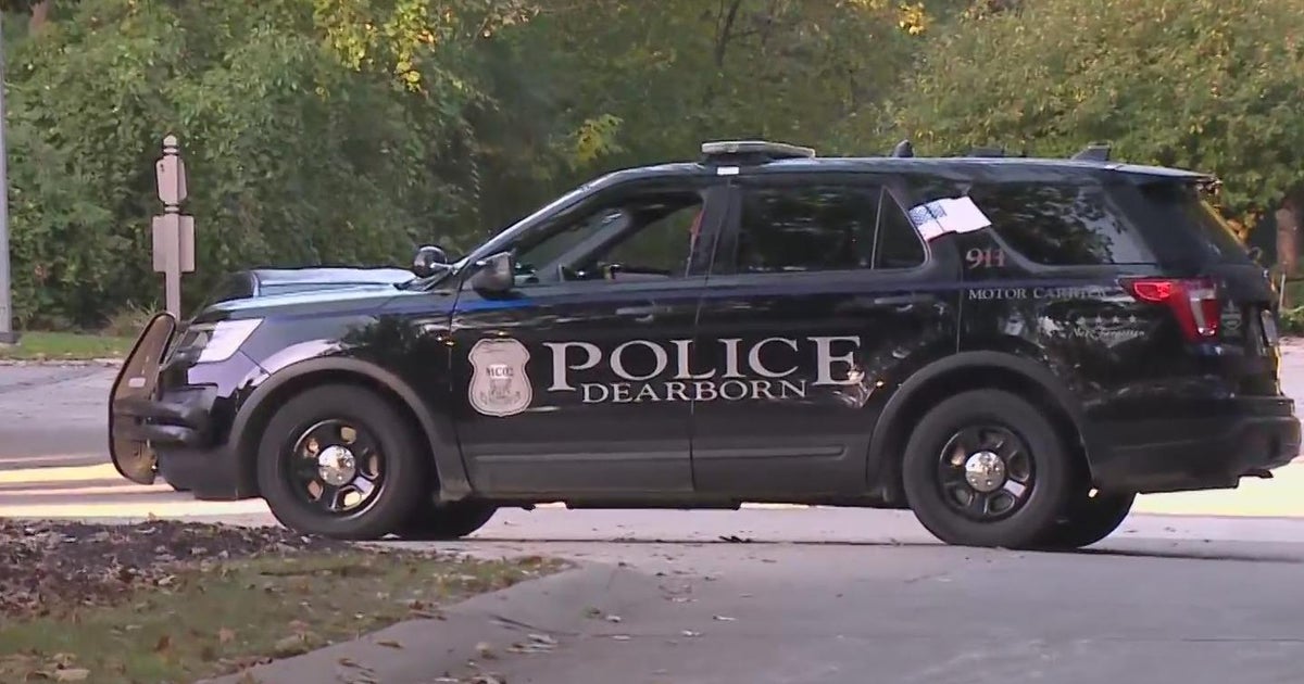Dearborn police respond to barricaded gunman at apartment complex - CBS ...