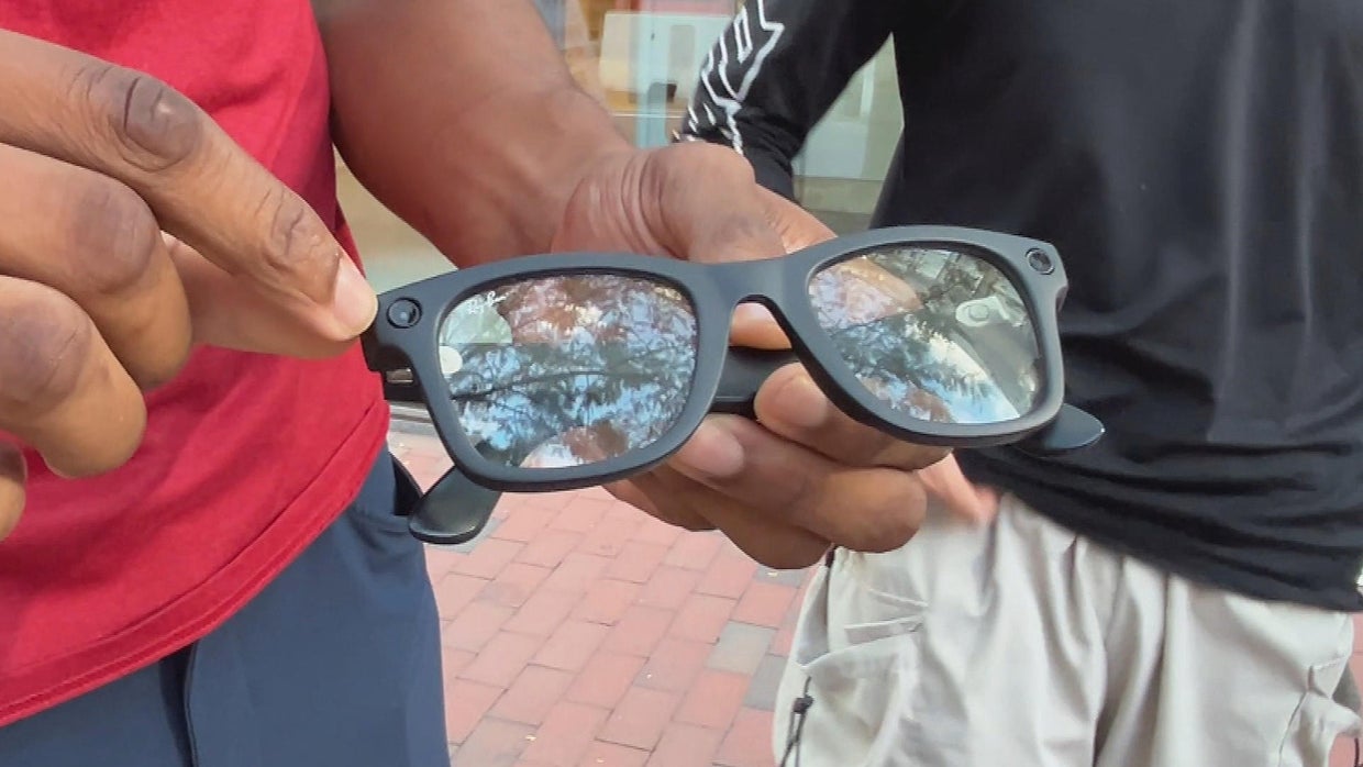 New smart glasses technology reveals your personal information when ...