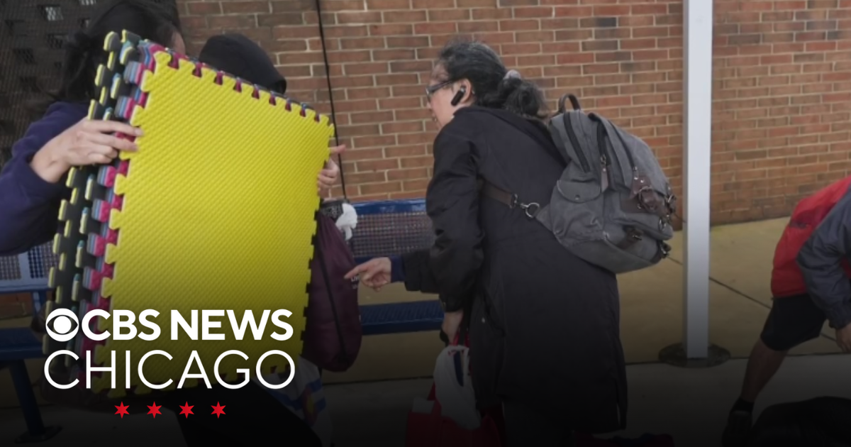 Chicago Red Cross volunteers step in for Hurricane Milton - CBS Chicago