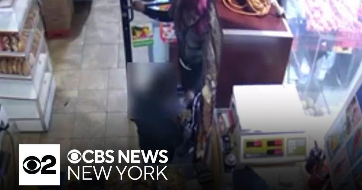 Video shows woman snatching cash out of child's hand at Bronx grocery ...