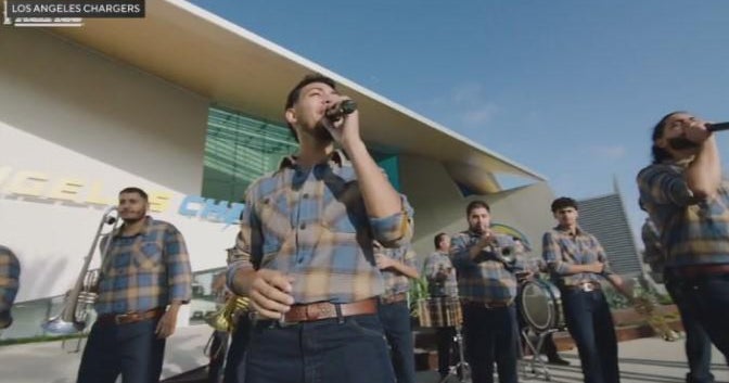 Chargers House Banda - CBS Los Angeles