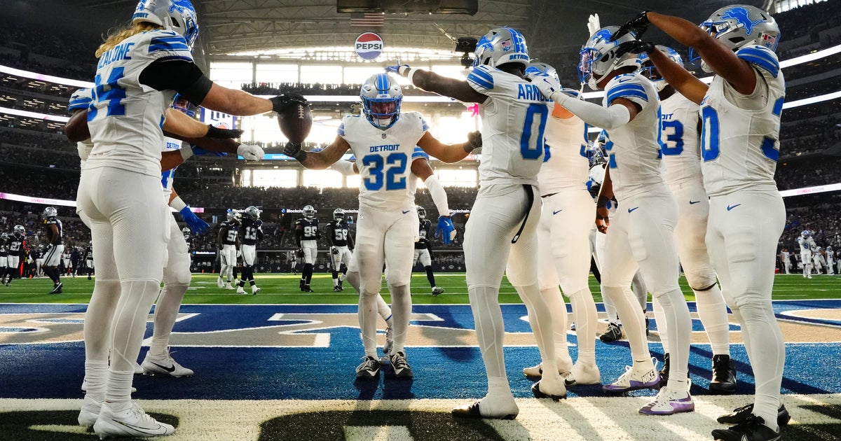 Detroit Lions put on offensive showcase in 47-9 win over Dallas Cowboys