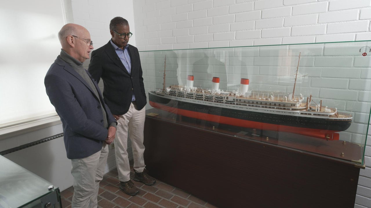 Bill Whitaker - CBS News