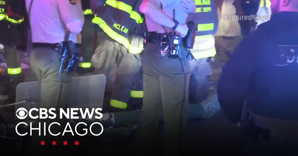 Teens arrested in carjacking, crash in Chicago's Englewood neighborhood ...