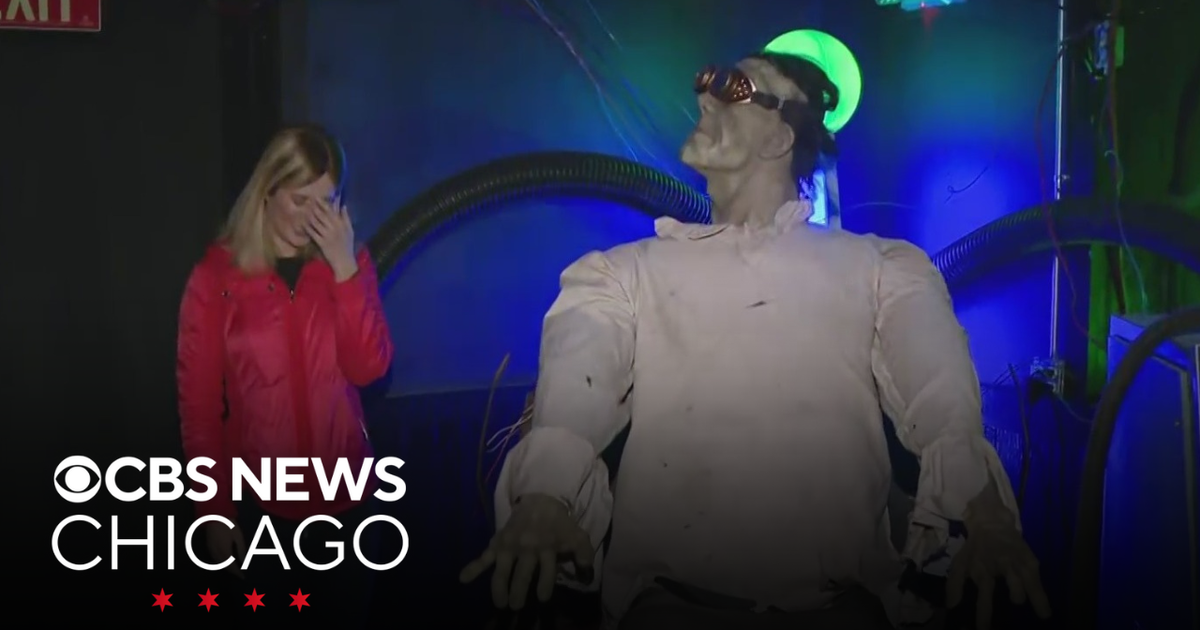 Enter 5 Points Haunted House if you dare - CBS Chicago