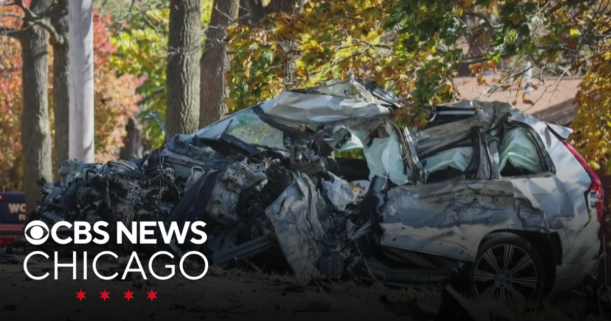 3 people killed, child injured in fiery crash in Chicago's northwest ...