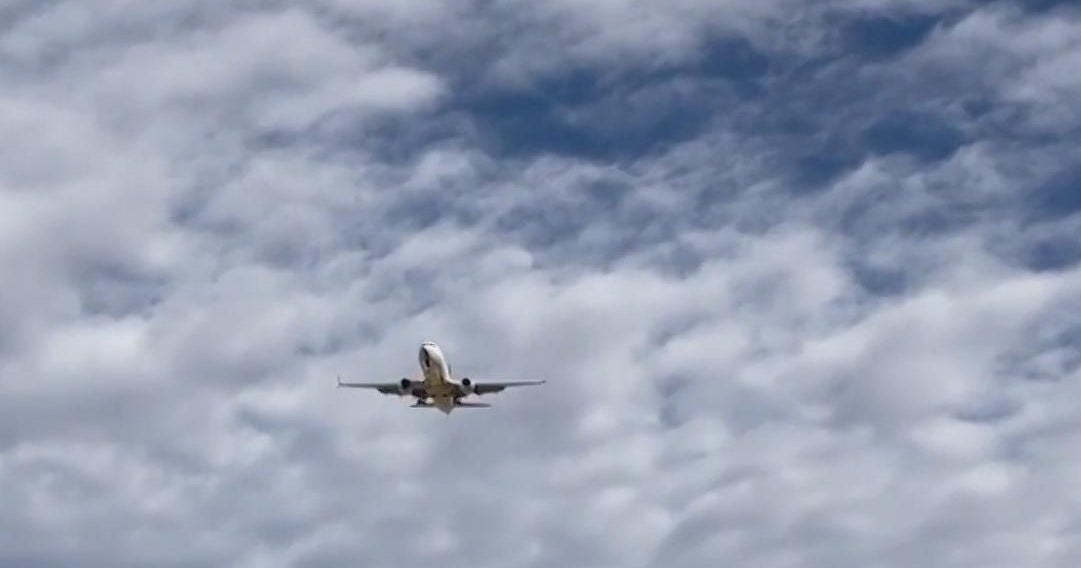 Automatic refund rule now in effect, impacting air travelers - CBS Texas