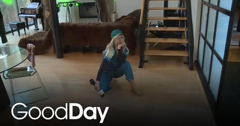 Halloween legend Shannon Hoff is showcasing her costume, along with a ...