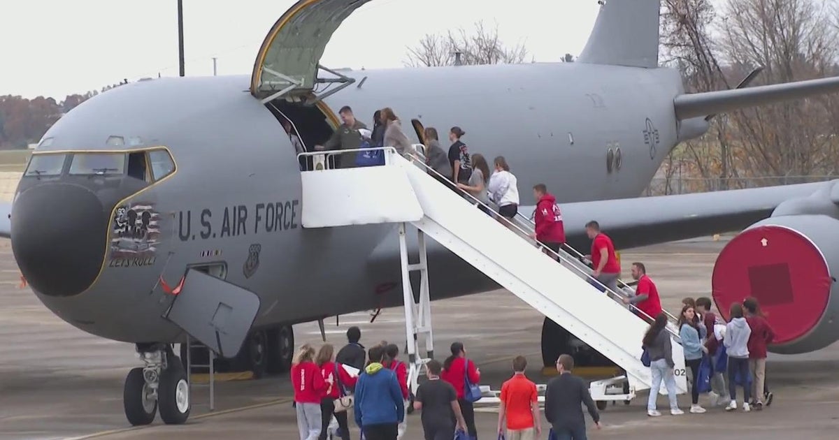 High school students visit 171st Air Refueling Wing - CBS Pittsburgh