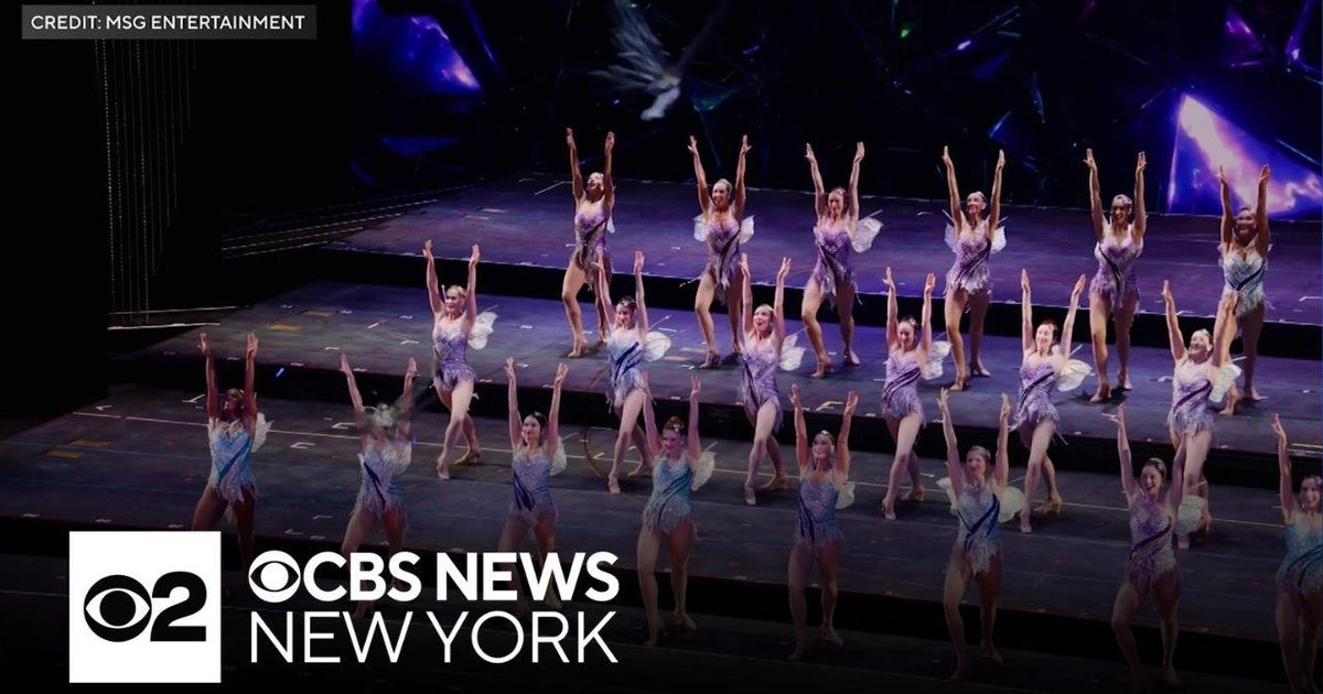 2024 Radio City Rockettes Christmas Spectacular opens Friday - CBS New York
