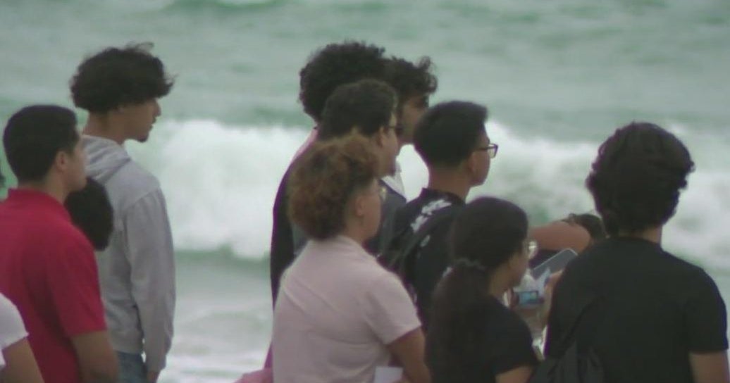 Family, friends honor life of Victor Castaneda, Jr. - CBS Miami