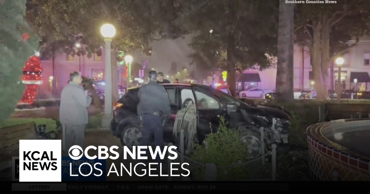 Yet another car slams into historic fountain in Orange - CBS Los Angeles