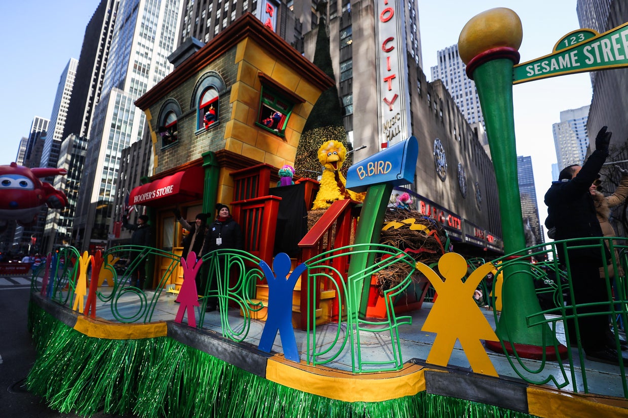 Fan favorite floats returning to Macy's Thanksgiving Day Parade - CBS ...