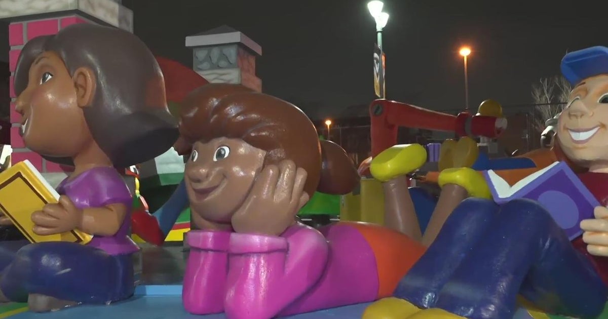 A behind-the-scenes look at 98th America's Thanksgiving Parade - CBS ...
