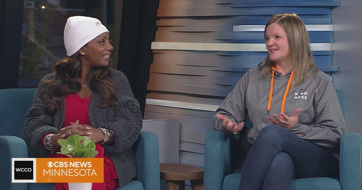How 3,000 Acts of Kindness helps people experiencing homelessness - CBS ...