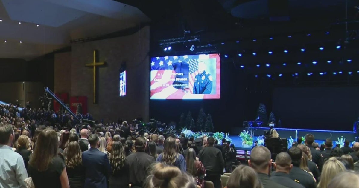 Hundreds gather to remember fallen Greenville Police Officer Cooper ...
