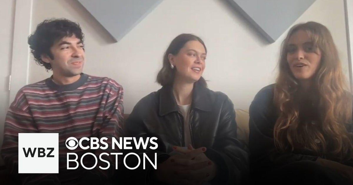 Shimmer pop band Moody Joody have a "Velvet Connection" - CBS Boston