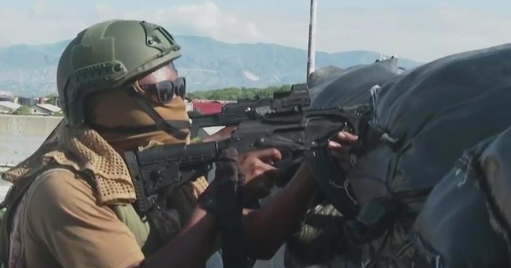 Haiti's gangs tighten grip, aid struggles to reach victims - CBS Miami