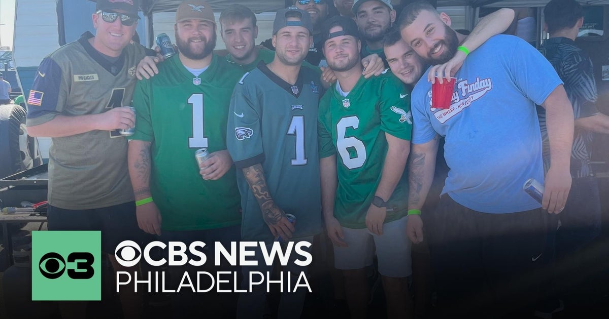 Late Philadelphia Eagles fan honored by loved ones at gravesite - CBS ...