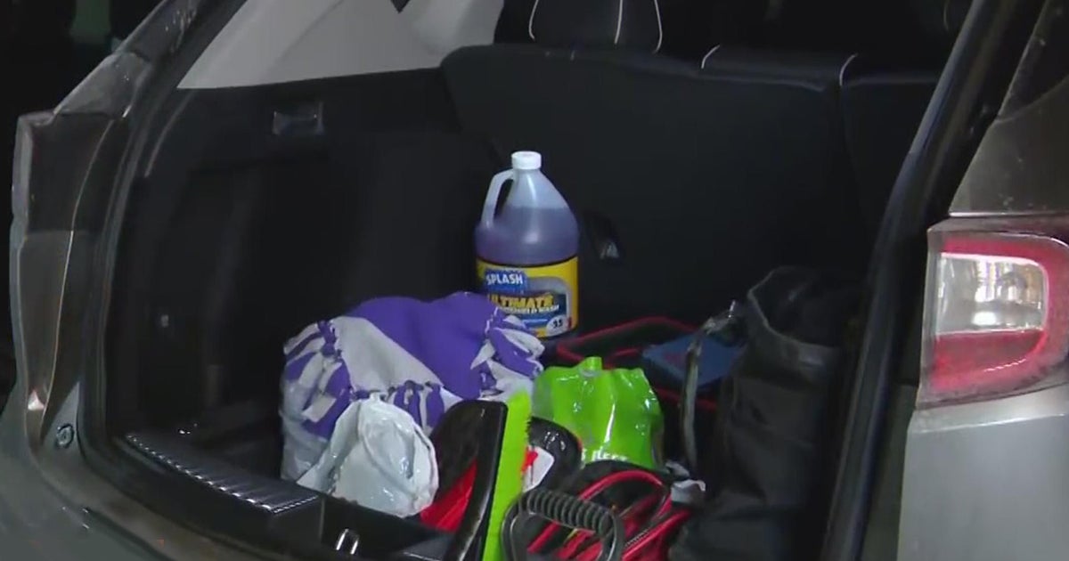 Helpful list: Winter emergency kit for vehicles - CBS Minnesota