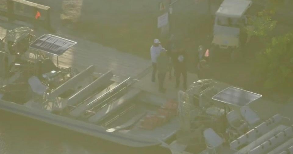 16 injured after 2 airboats crash in Florida Everglades - CBS Miami