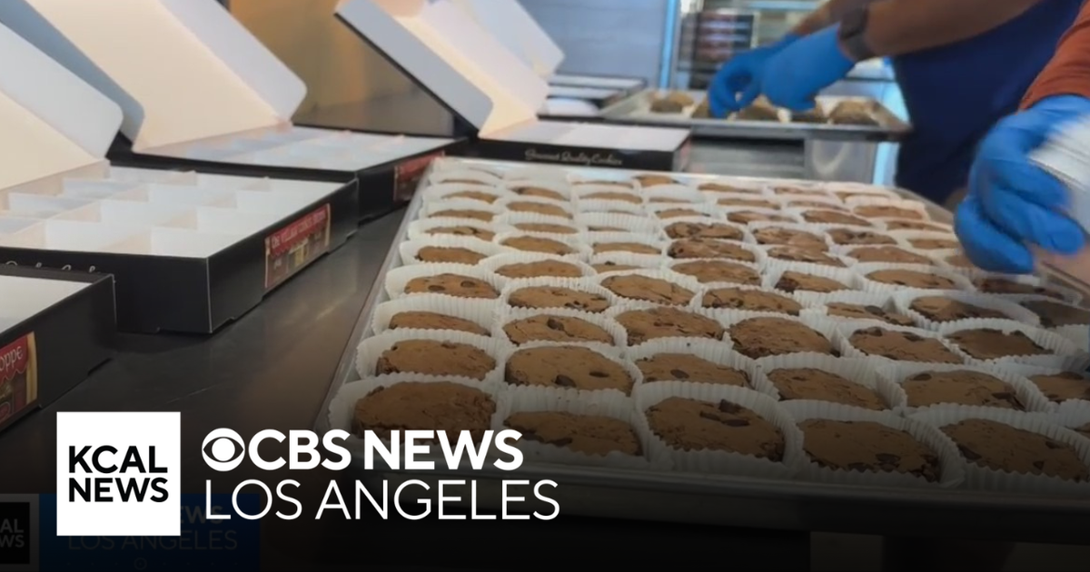 Village Cookie Shoppe in Long Beach works to give back to those who ...