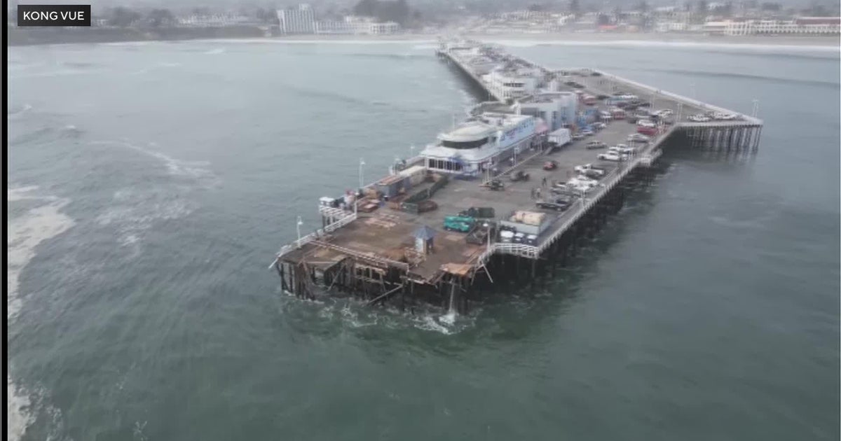 Raw video from the scene of the partial Santa Cruz Wharf collapse - CBS ...