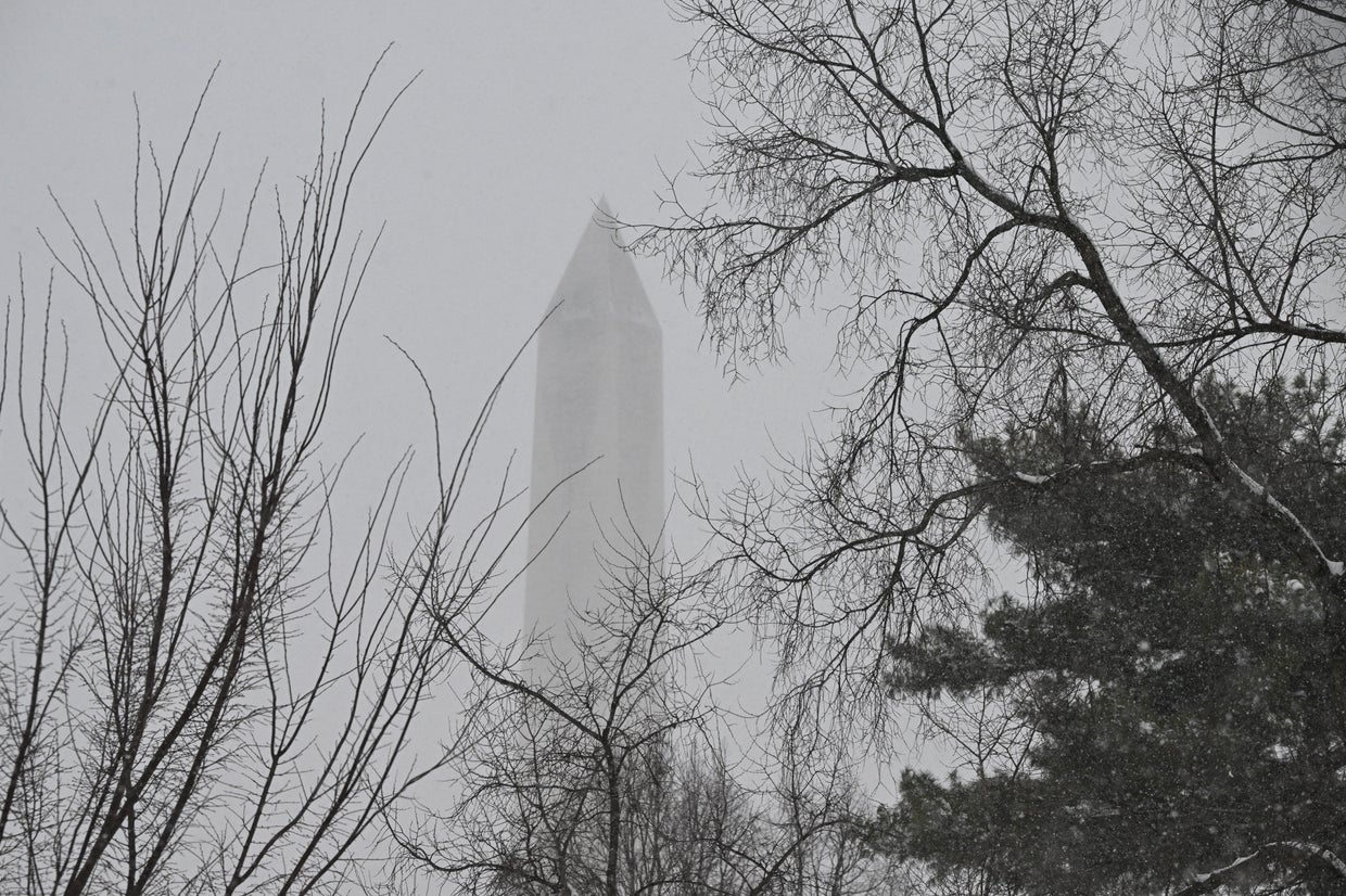 See photos of snow in Washington, D.C., as nation's capital gets over 6 ...