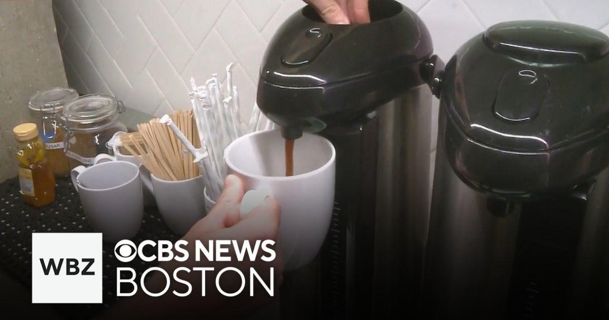Researchers find drinking coffee in the morning is better - CBS Boston