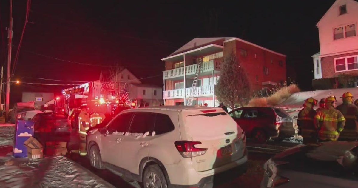 Coraopolis apartment building fire under investigation - CBS Pittsburgh