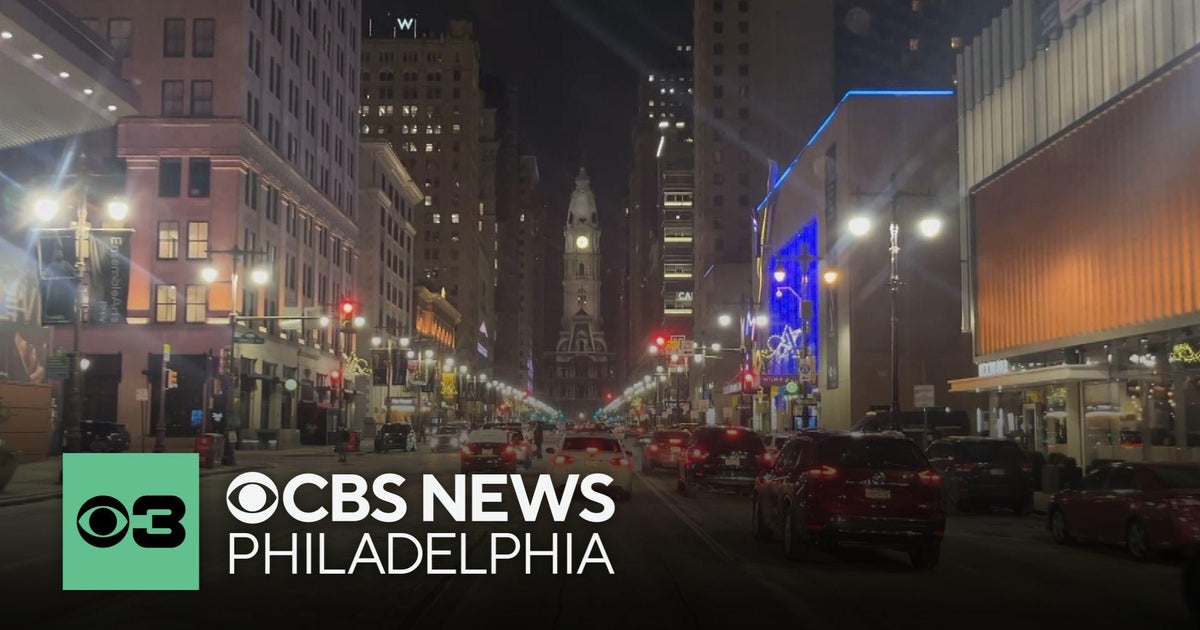 Philadelphia leaders and volunteers share resources with people ...