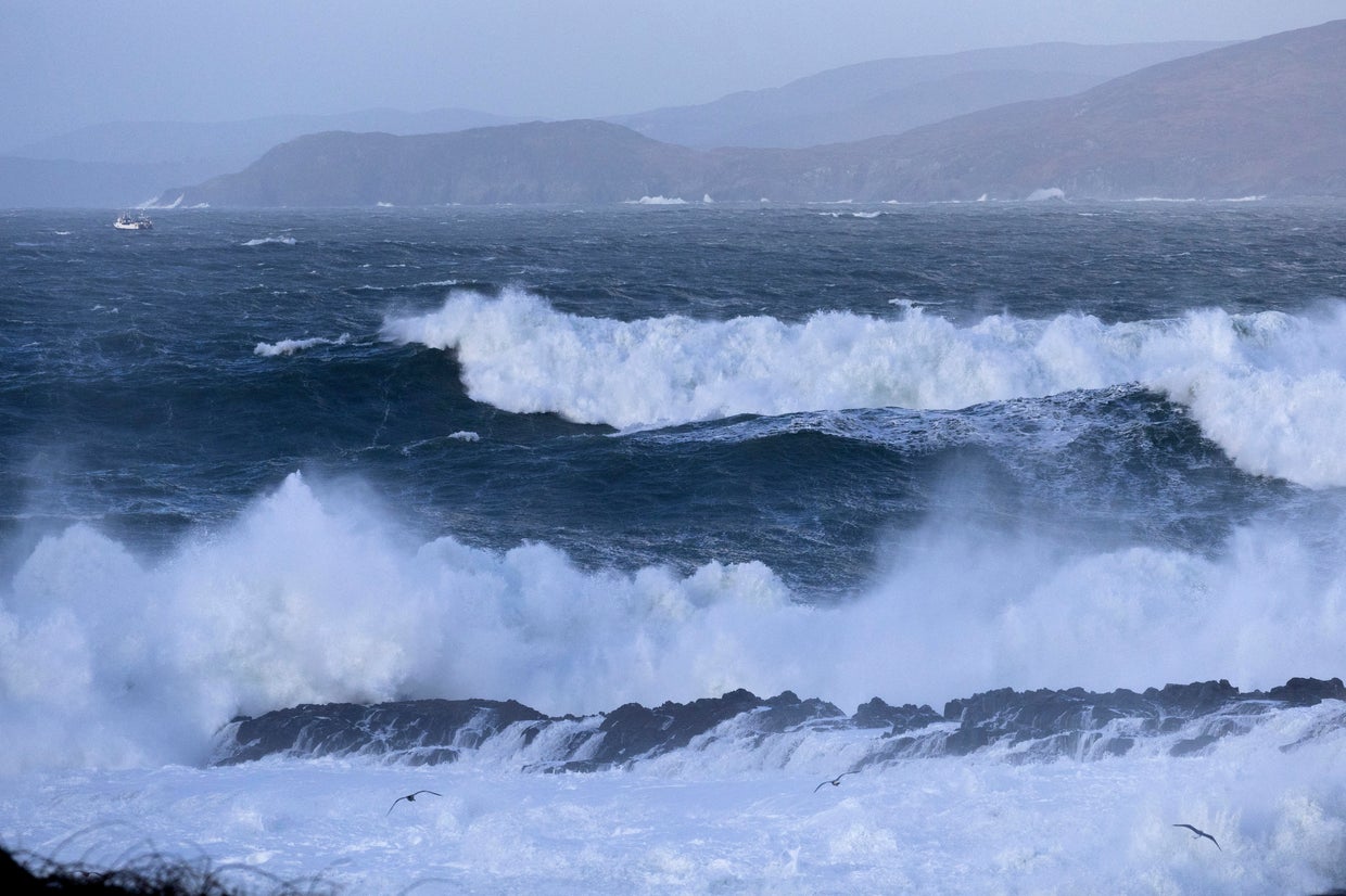 Ireland, U.K. hit by record winds as Storm Éowyn shuts down transport ...