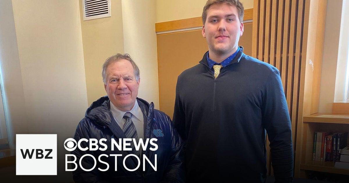 Mass. high school football player receives offer from Belichick, UNC ...