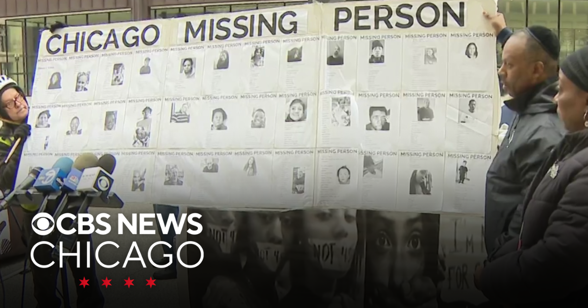 Families call for reform on National Missing Persons Day - CBS Chicago