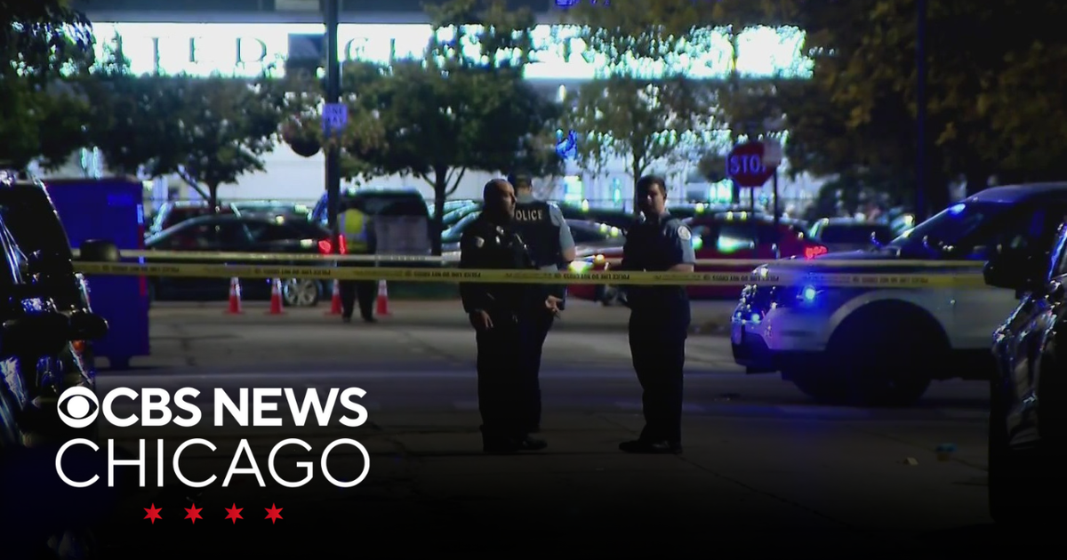 Man charged in deadly armed robbery on West Side in October - CBS Chicago