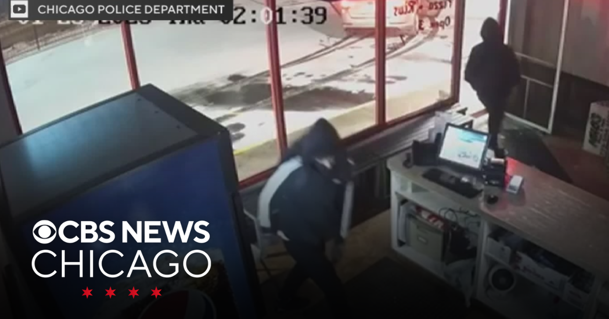 New video shows burglars targeting Northwest Side Chicago businesses ... New video shows burglars targeting Northwest Side Chicago businesses ...