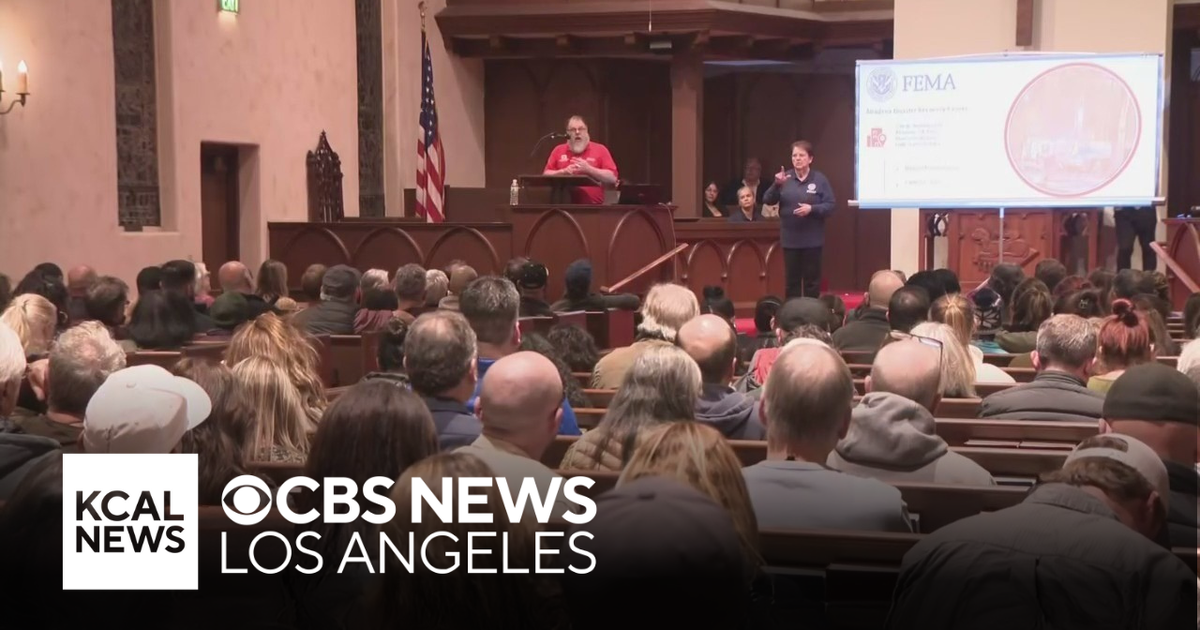 Altadena Strong holds town hall to go over rebuilding and recovery ...