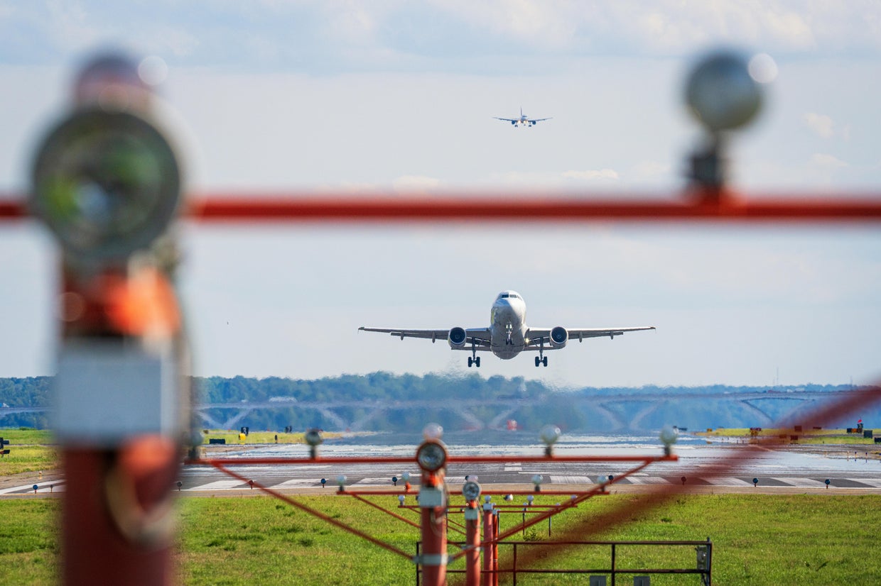 FAA officials weighed closing Reagan National Airport runway after 2024 ...