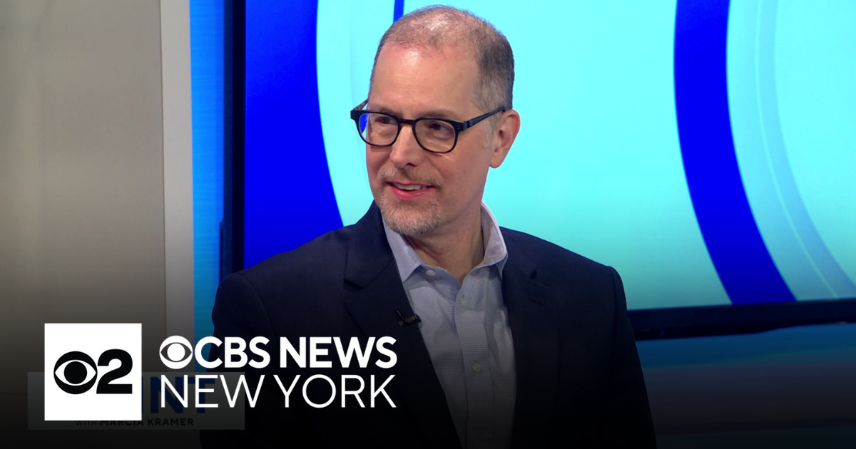 Manhattan Borough President Mark Levine running for NYC comptroller - CBS New York