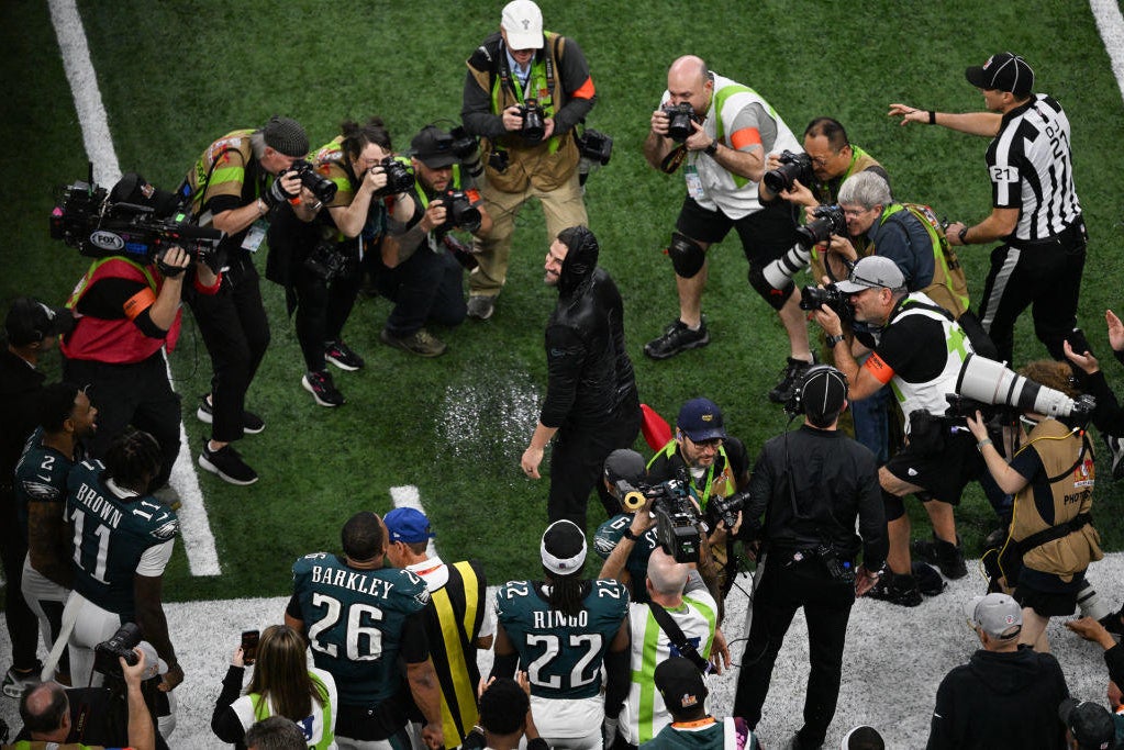 Eagles deny Chiefs Super Bowl 2025 "three-peat" with dominant win. Here are the game highlights.