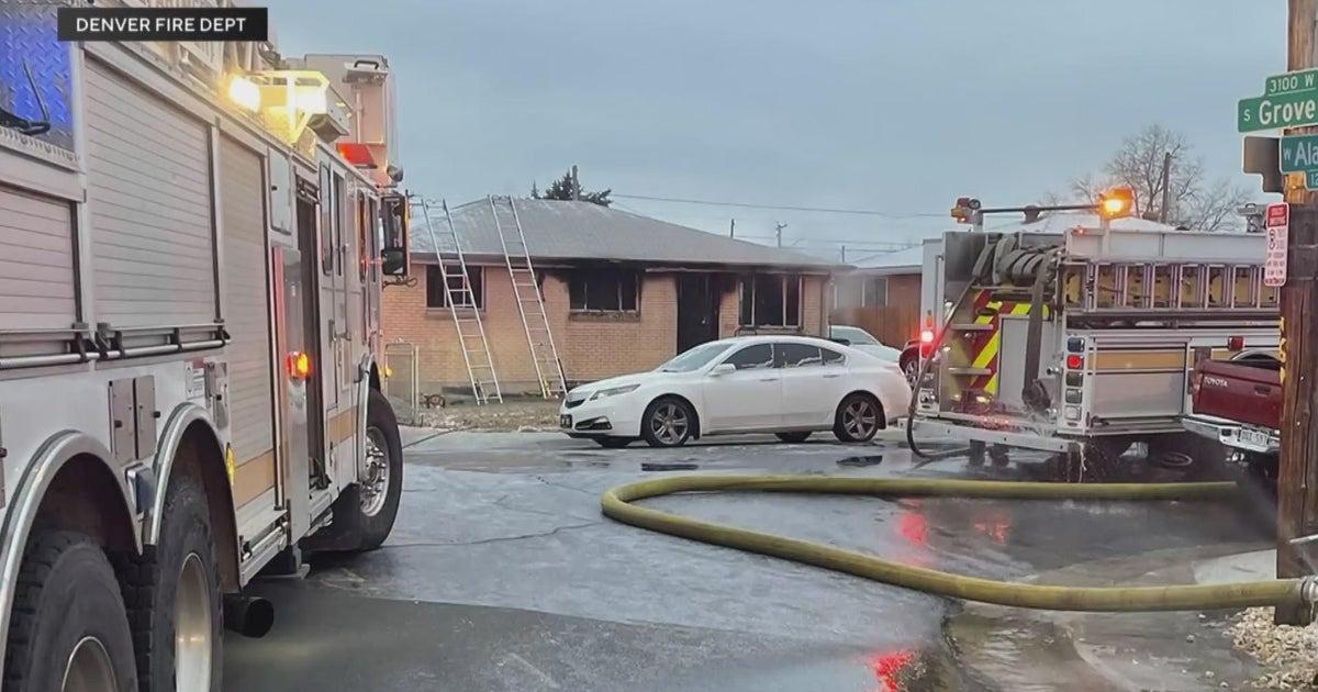 1 person killed in Denver house fire - CBS Colorado