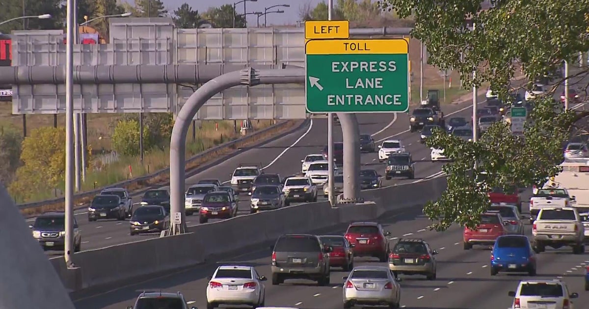 Coloradans receiving toll road scam message - CBS Colorado