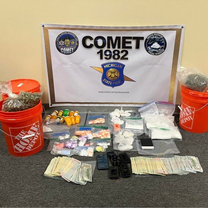 Cocaine, oxycodone, cash confiscated during St. Clair Shores ...