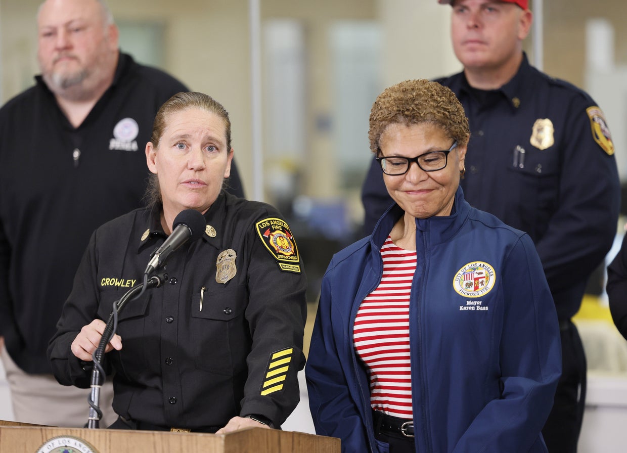 Los Angeles Mayor Karen Bass says it's not a problem "at all" that city ...
