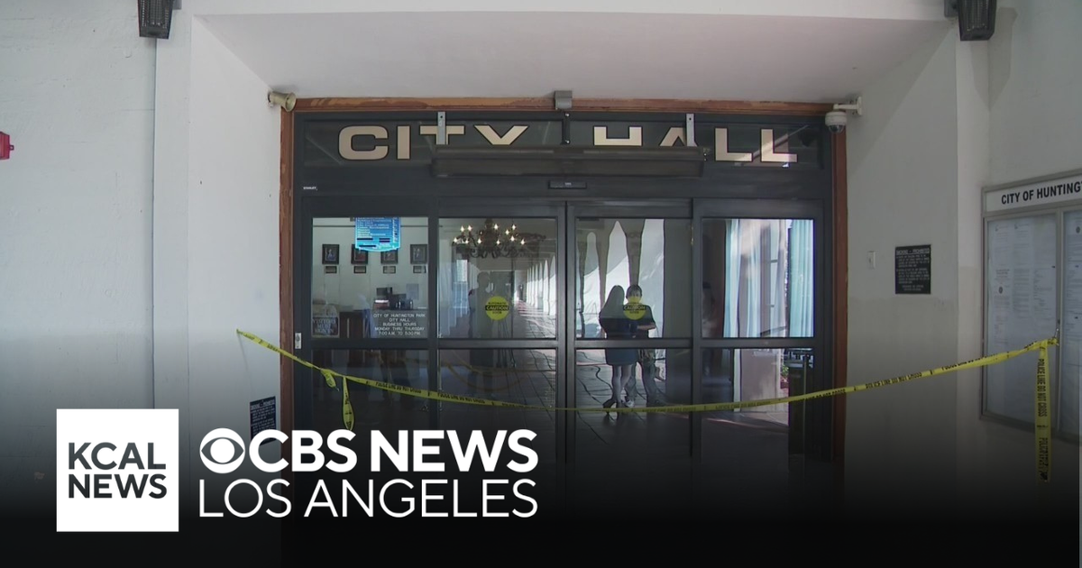 Huntington Park City Hall searched during public corruption probe ...