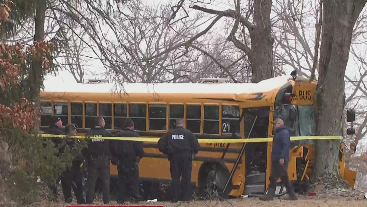 Photos show school bus crashed into tree in Butler County