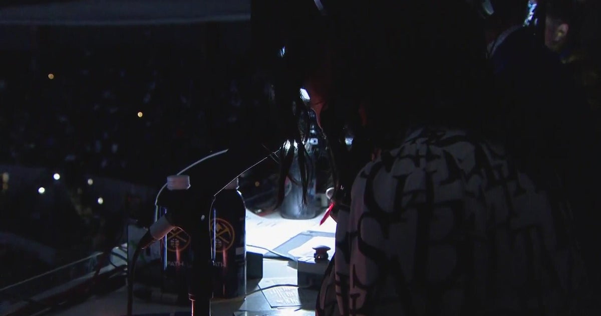 Romi Bean does announcing for the Colorado Avalanche - CBS Colorado