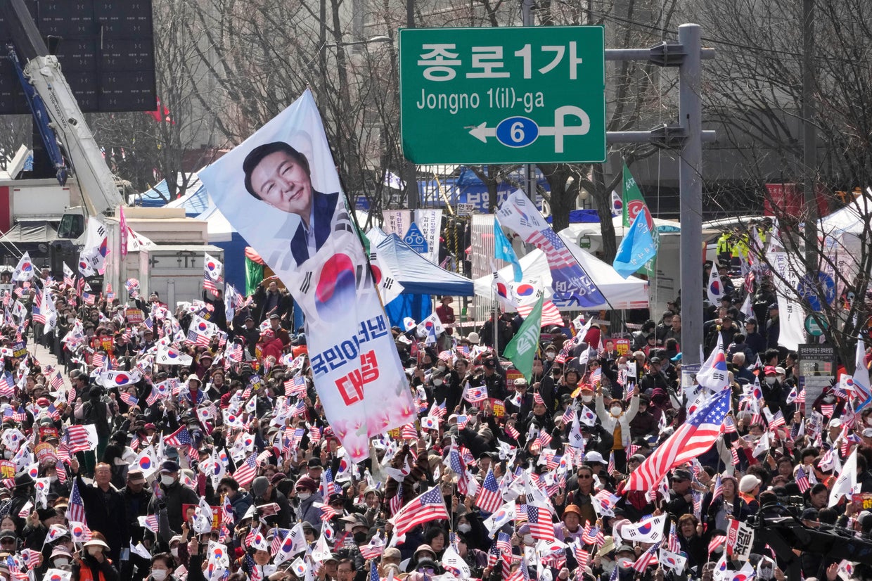 South Korea's impeached President Yoon released from prison - CBS News