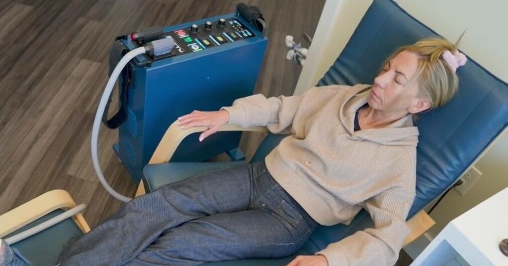 Using electromagnetic field therapy to promote healing - CBS Miami