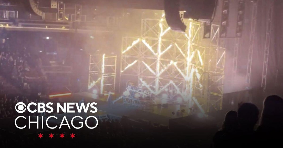 Heat from United Center concert pyrotechnics damages Bulls championship ...